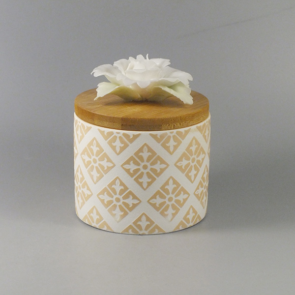 Custom ceramic candle jar with wooden lids